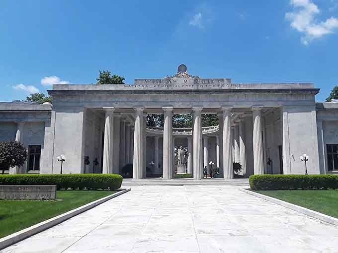 This grand memorial honors history with columns and dignity, offering free inspiration to anyone who visits its peaceful grounds.