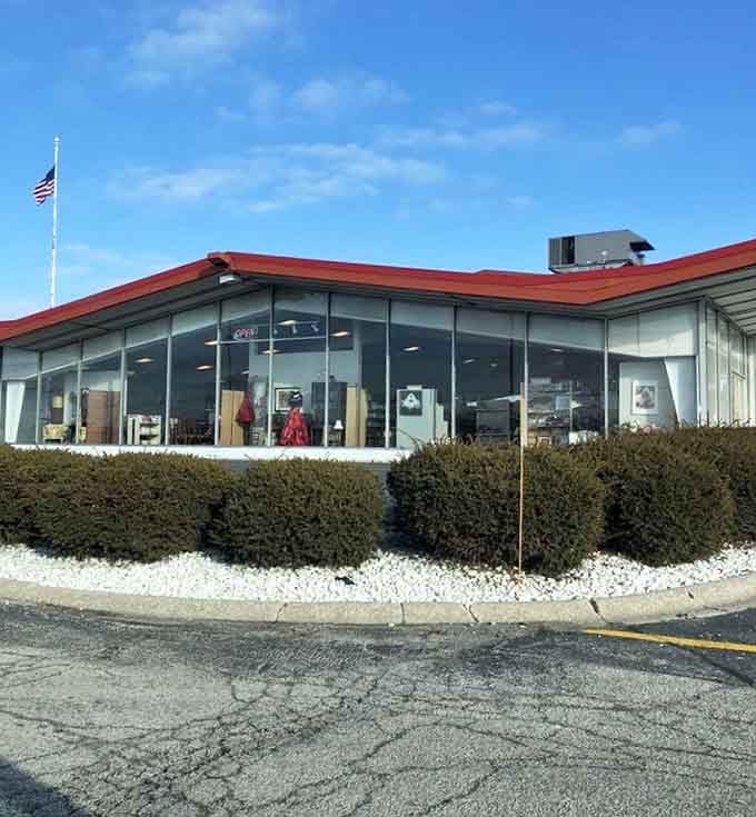 The patriotic flag waving proudly and those big windows create an all-American shopping experience you'll love.