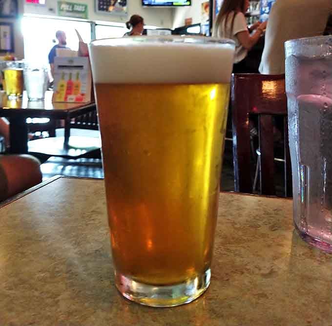 A perfectly poured golden beer, the ideal companion to tame the beast that is a Juicy Nookie. Cold, crisp, and ready for burger duty.