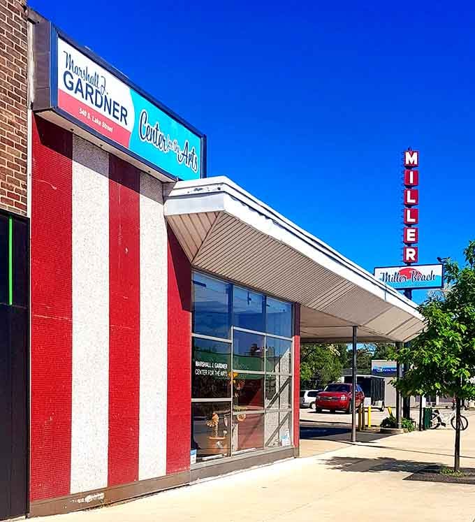 The Marshall J. Gardner Center brings a splash of retro color to remind you the '50s happened here too.