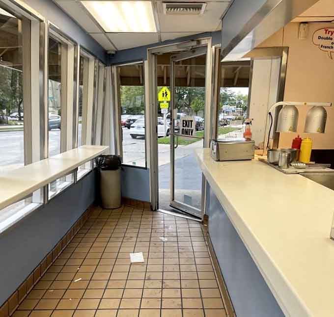 Clean lines and efficient design, where form follows function and hungry people become happy people remarkably quickly.