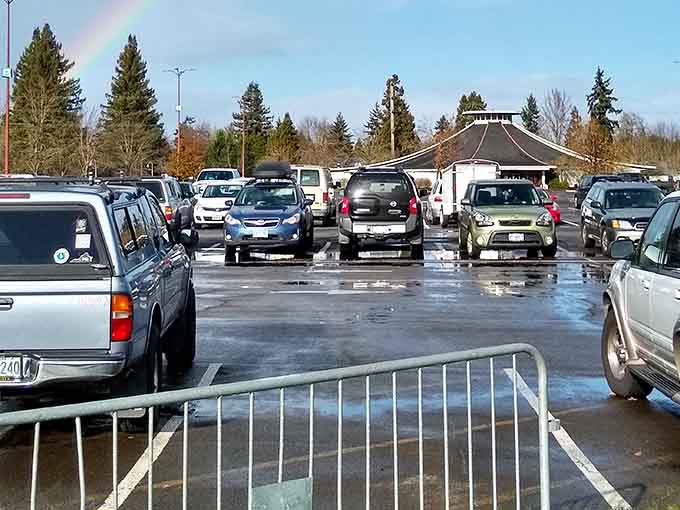 When the parking lot looks like this, you know something special is happening inside those walls.