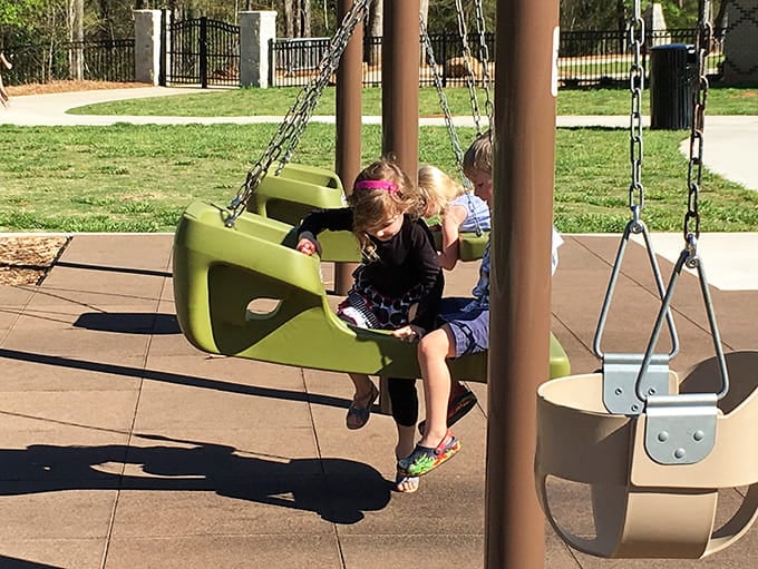 Multiple swing styles mean no more sibling arguments about who gets which seat, finally.