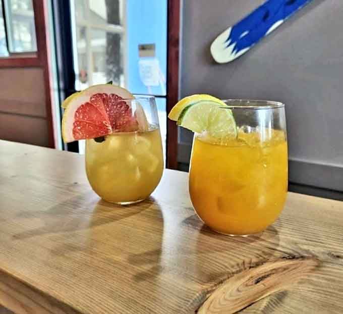 Fresh juices with citrus garnishes prove that even diners can get fancy when the mood strikes them right.