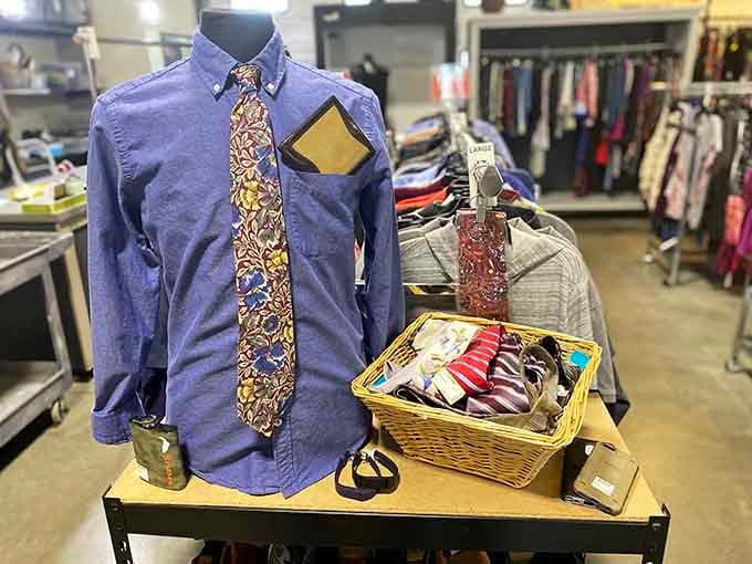 Men's fashion that doesn't break the bank. This shirt-and-tie combo proves second-hand doesn't mean second-best in the style department.