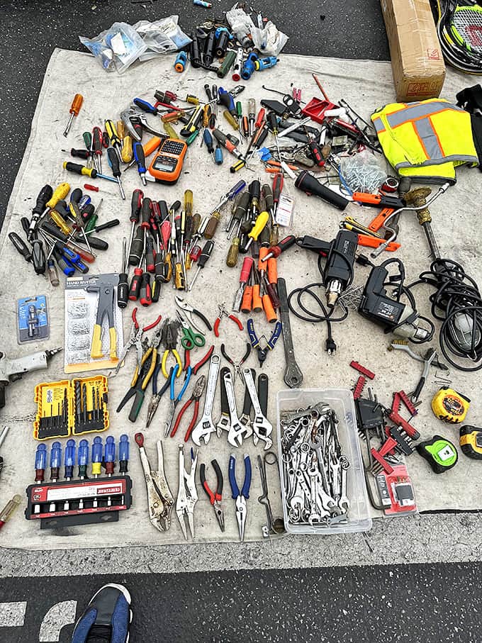 Tool paradise for the DIY enthusiast or professional. Like Home Depot had a yard sale after Marie Kondo paid a visit.