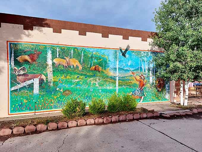 This vibrant mural captures the wildlife spirit of Williams&mdash;where art, nature, and western heritage blend into colorful storytelling.