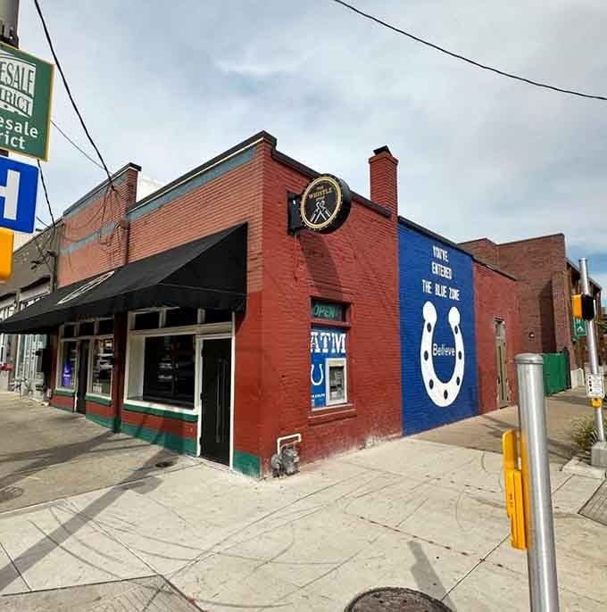 Corner location with bold blue horseshoe mural makes finding this local favorite easier than winning at bingo.
