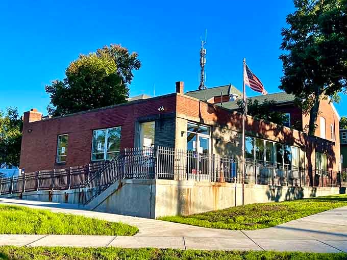 Even the post office looks like it could be featured in an architectural digest from 1920, stamps sold separately.