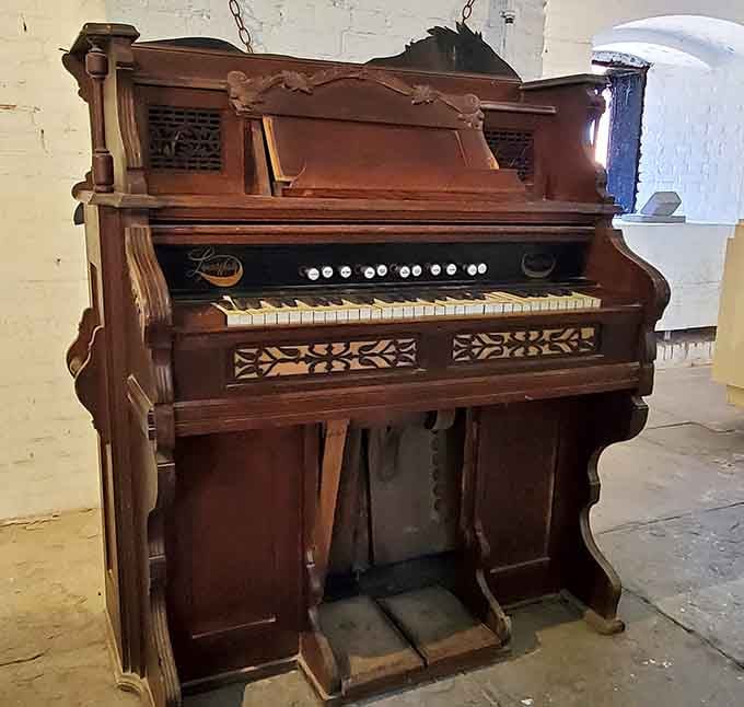 This vintage organ looks like it could start playing by itself at any moment, which would be perfectly on-brand here.