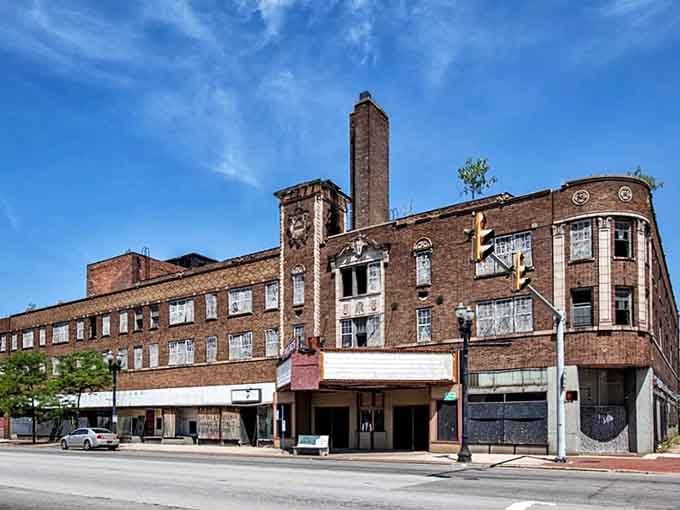 This building's Art Deco bones hint at a time when Gary's theaters were packed and popcorn was plentiful.