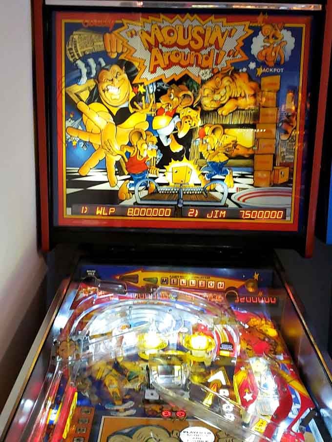 Garfield takes over the playfield in this delightfully retro machine that proves lasagna-loving cats make excellent pinball themes.