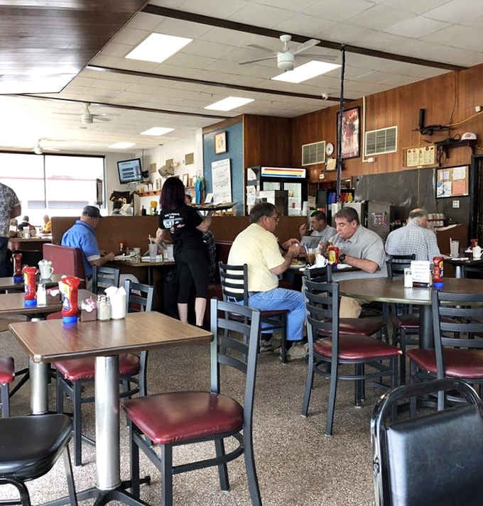 Packed tables during lunch rush prove that locals know exactly where to find the good stuff.