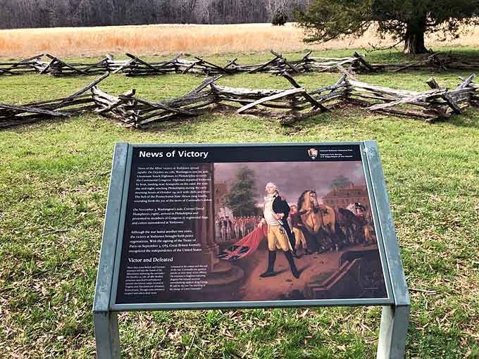This interpretive marker tells the dramatic story of Cornwallis' surrender, complete with historical artwork depicting the momentous occasion.