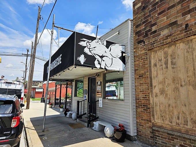 The flying pig sign at 17th Street BBQ isn't just cute &ndash; it's a warning that you'll be floating with happiness soon.