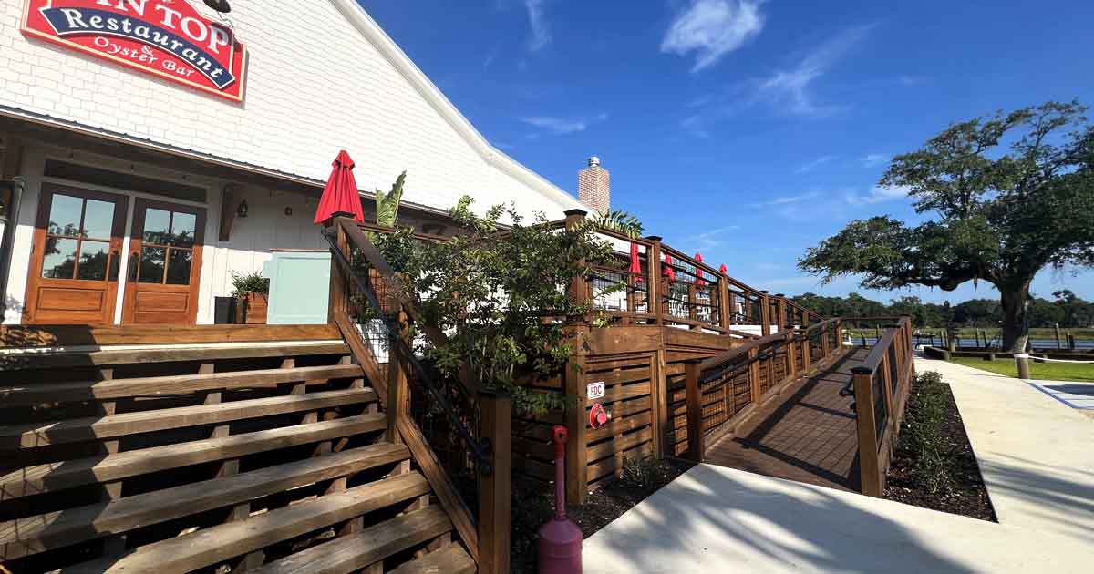 The Tiny Alabama Seafood Shack That's Worth Every Minute Of The Wait