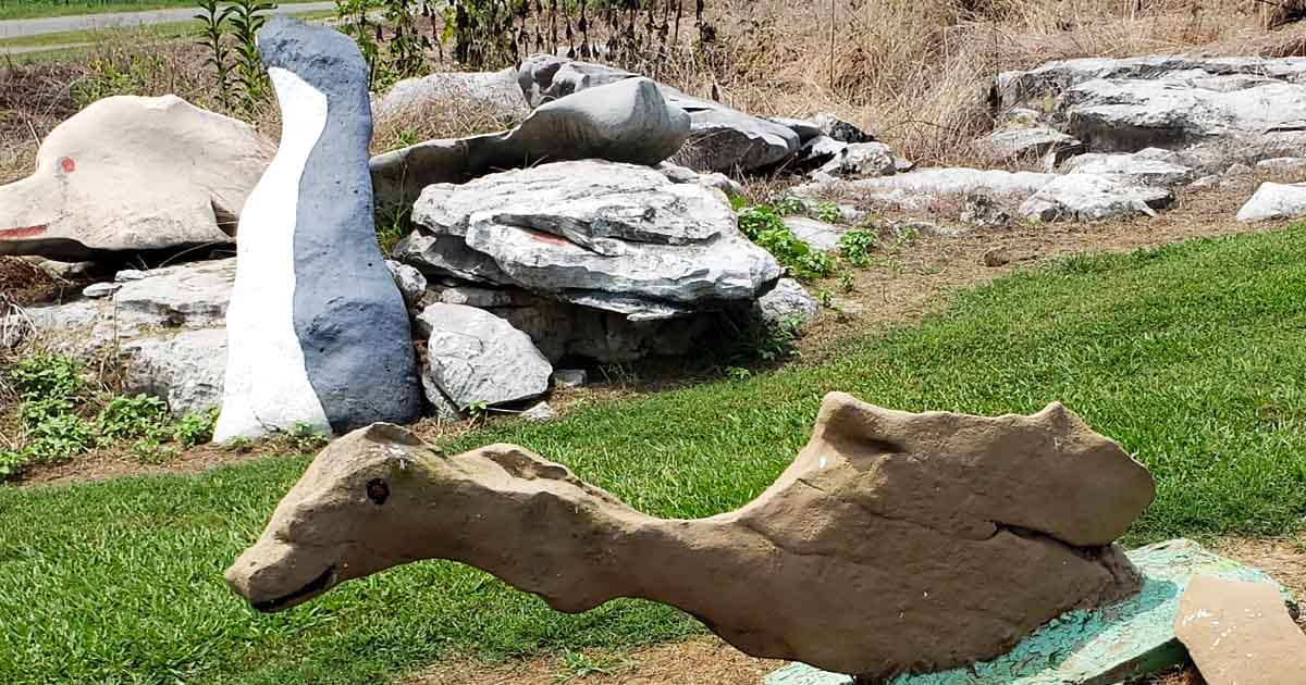 The Most Wonderfully Weird Spot In Alabama Is Hiding In Plain Sight