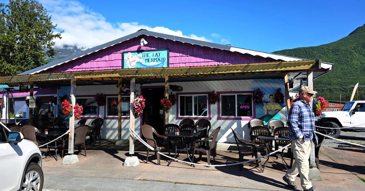 This Tiny Restaurant In Alaska Serves Up The Best Fish And Chips You'll ...