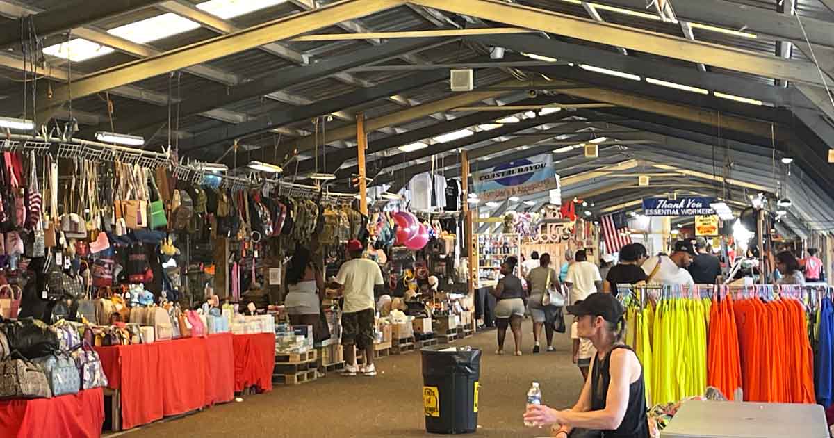 You Could Spend All Day At These 8 Amazing Alabama Flea Markets