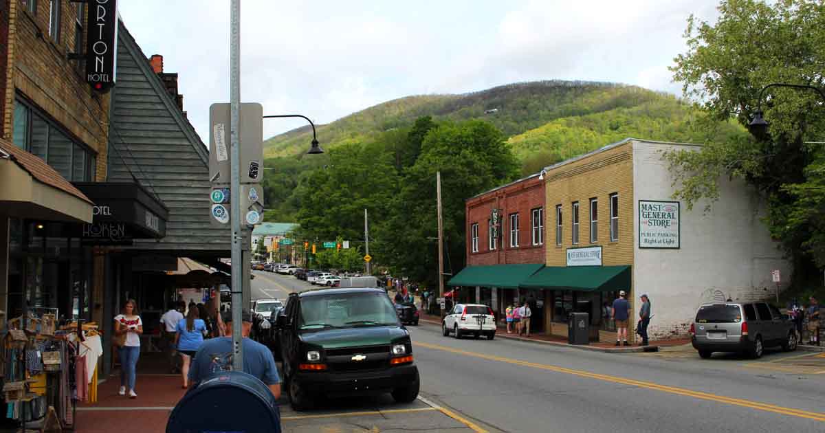10 Charming Small Towns In North Carolina You'll Want To Call Home