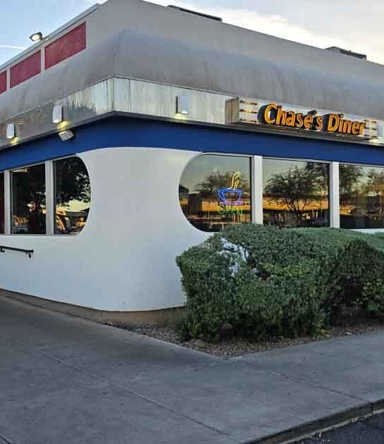 This Old-School Arizona Diner Will Make You Feel Right At Home