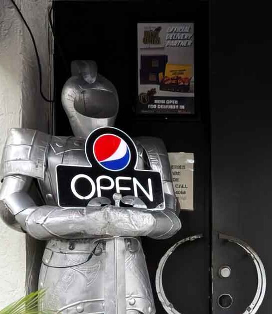 beautifully bizarre florida restaurant ftr