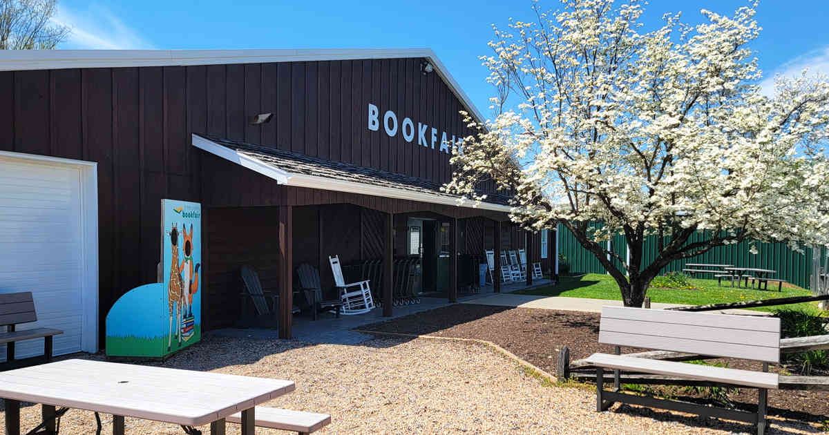 This Massive Virginia Bookstore Has Thousands Of Titles At Unbelievably ...