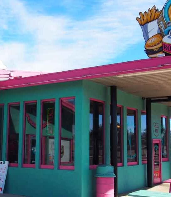 The Charming Arizona Diner That Will Transport You Straight To The 1950s