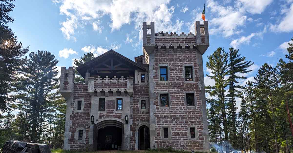 This Charming Castle In Wisconsin Will Transport Your Family To Another ...