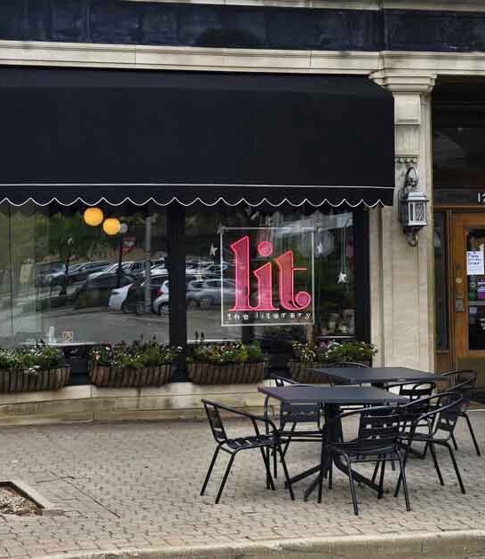 charming illinois bookstore wine ftr