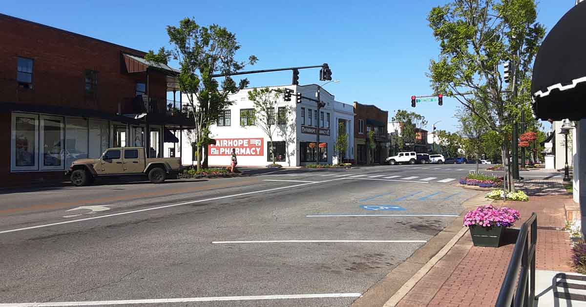 10 Charming Small Towns In Alabama You'll Want To Call Home