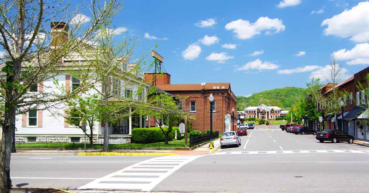 This Town In Virginia Costs Under $22,000 A Year To Live In And Looks ...