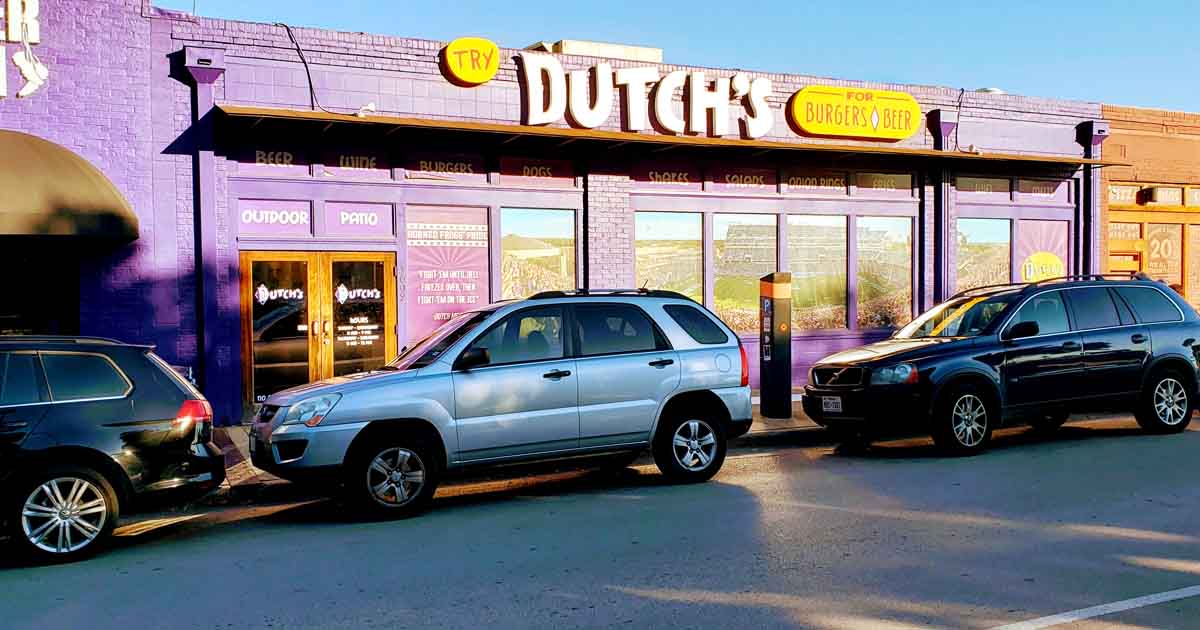 This Classic Texas Burger Joint Has A Cult Following And One Bite Will ...