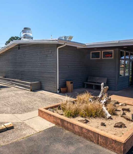 cliffside restaurant oregon views ftr