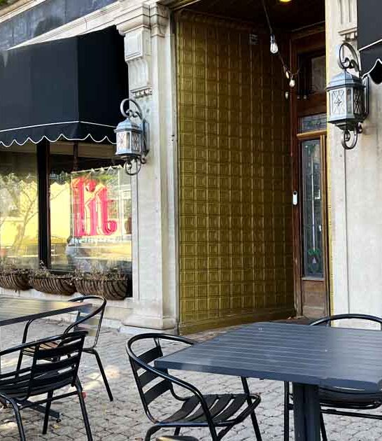 coziest illinois bookstore wine ftr