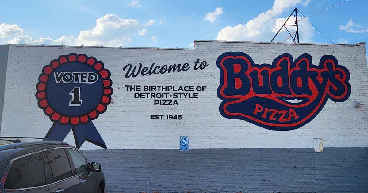 7 Down-Home Restaurants In Michigan With Outrageously Delicious Pizza