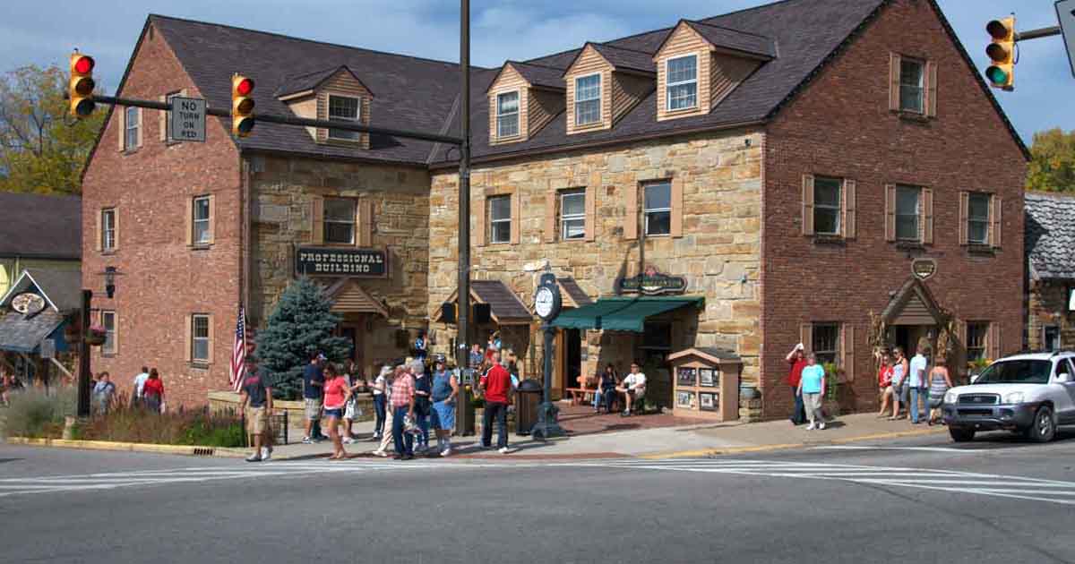This Quaint Indiana Village Is An Artist's Dream Tucked Into Rolling Hills