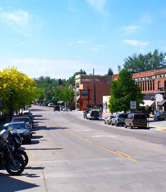 drive wyoming mountain town ftr