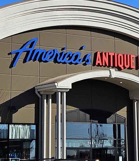 enormous antique illinois mall ftr