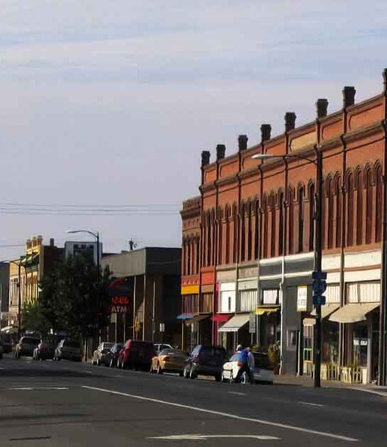 explore charming town oregon ftr