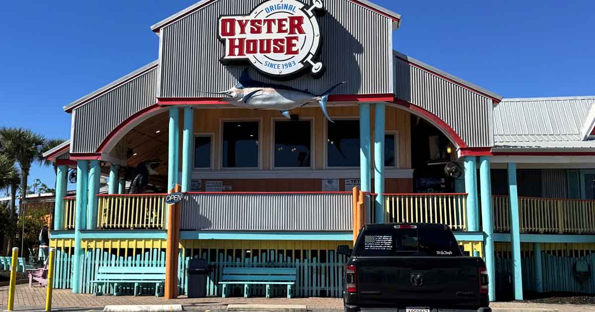 Feast On Fresh Seafood At This Beloved Alabama Waterfront Restaurant