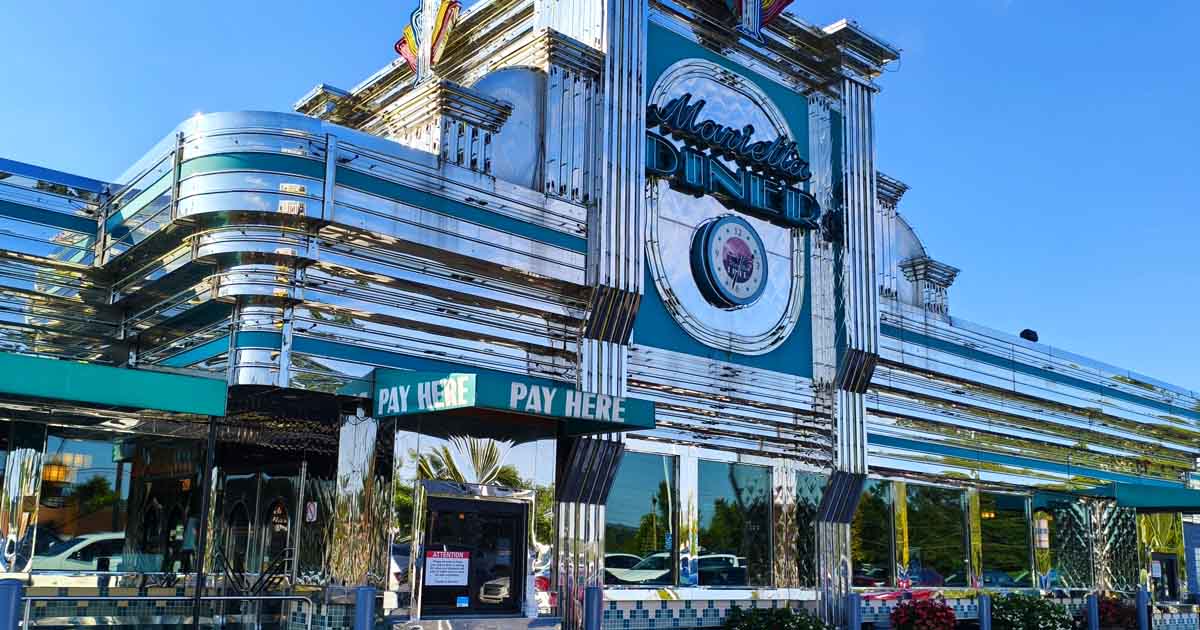 This Old-Fashioned Georgia Diner Serves Up Pure 1950s Nostalgia