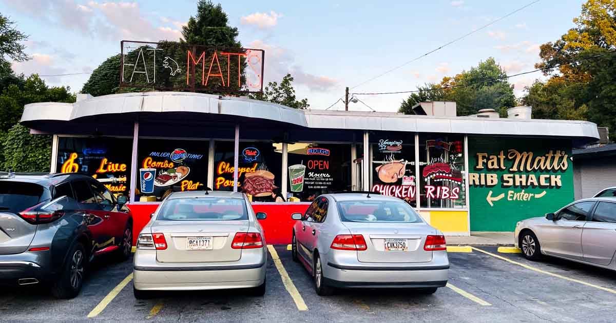 Georgians Have Been Obsessed With This Rib Shack For Decades