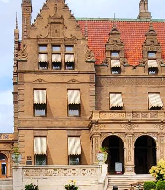 gilded age mansion wisconsin ftr