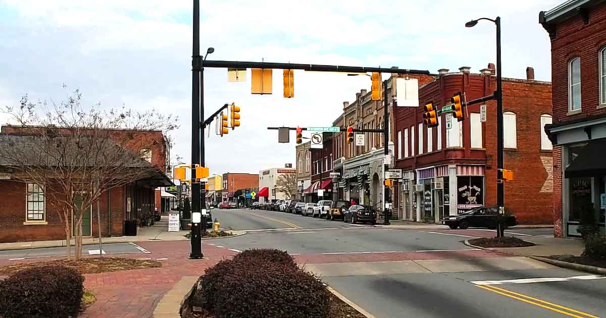 The Gorgeous Historic Town In Alabama That’s Straight Out Of A Hallmark ...