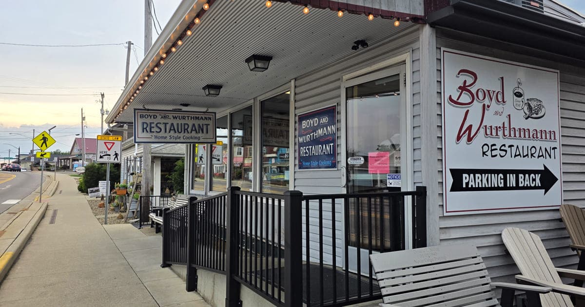 This No-Frills Ohio Restaurant Turned Grocery Store Serves The Best Pie ...