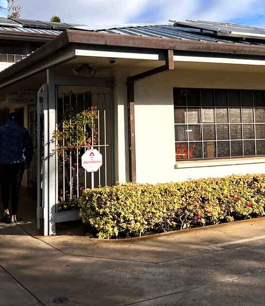 hole wall restaurants hawaii ftr