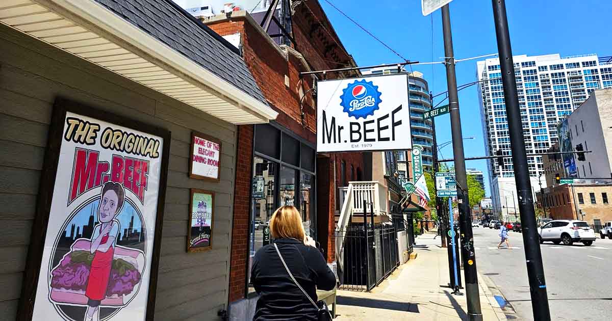 The Iconic Sandwich Shop In Illinois Where You Can Still Eat For Under $11