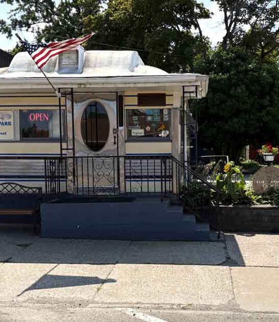 iconic train pennsylvania breakfast ftr