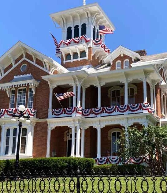 illinois underrated victorian mansion ftr